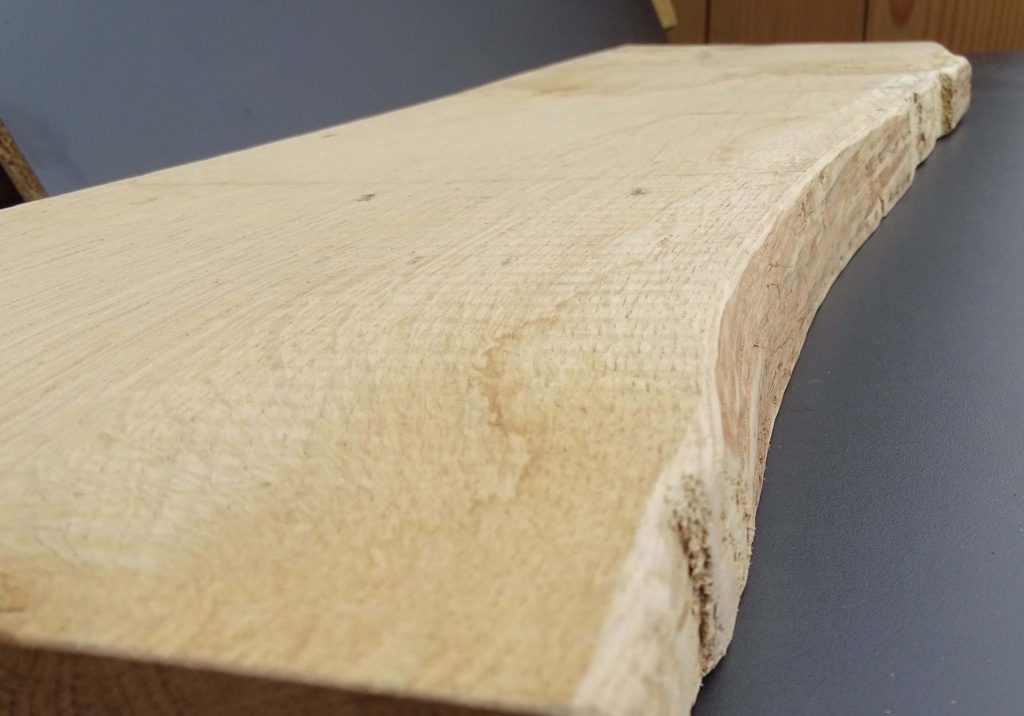 Ruwe boomstam vensterbank kopen? Kies hout met karakter